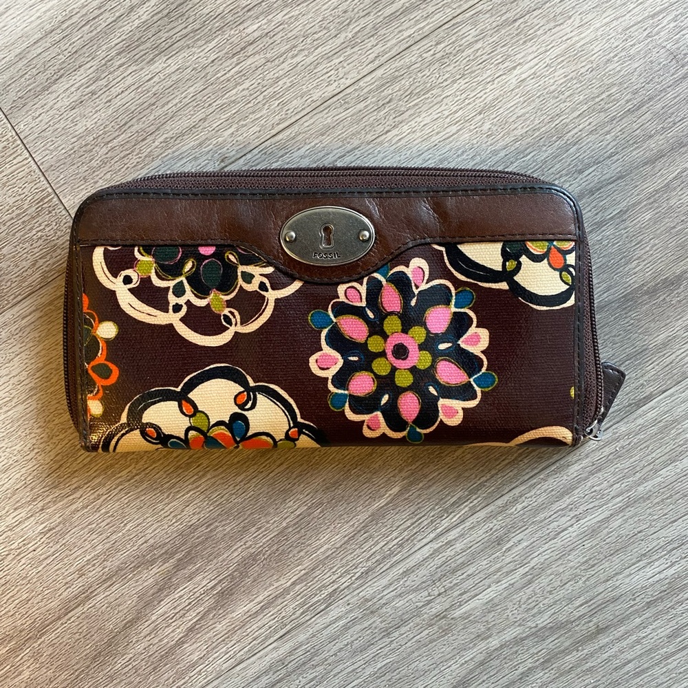 Fossil Wallet Mandala Like Pattern - Gem